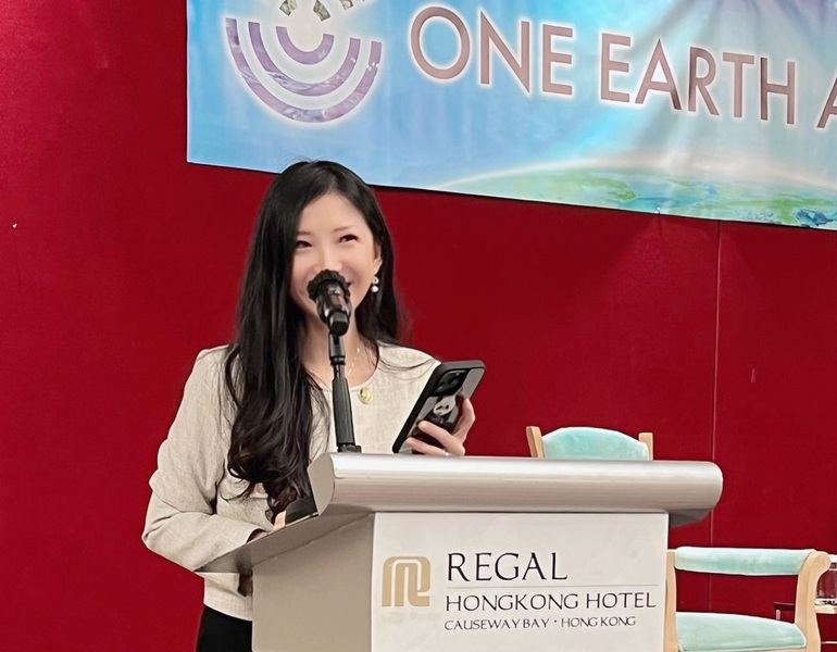 Angela Wong 黄映穎